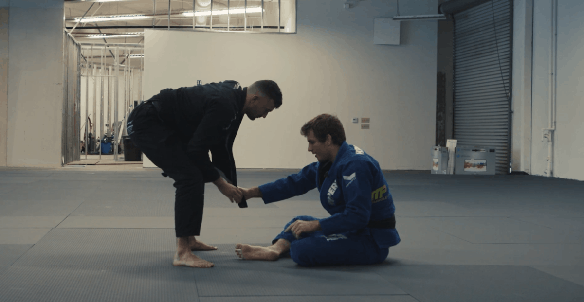 Initiating Lapel Guard from a Seated Guard - Keenan Online
