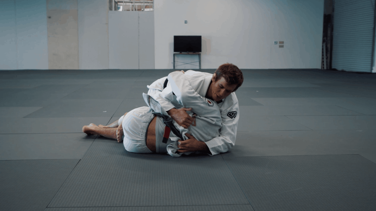Knee Cut With Lower Back Grip To Prevent Leg Pummeling - Keenan Online