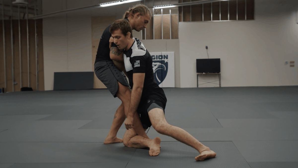 Arm Drag To Inside Leg Trip - Keenan Online