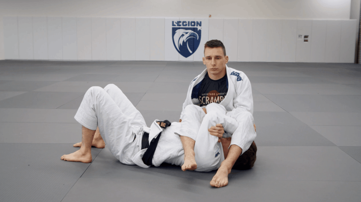 Two Ways To Defend And Escape The Armbar - Keenan Online