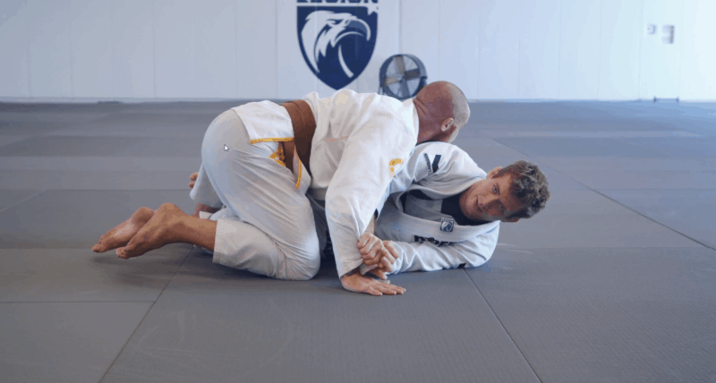 Using Cross Sleeve Grip To Recover From Smash Half - Keenan Online